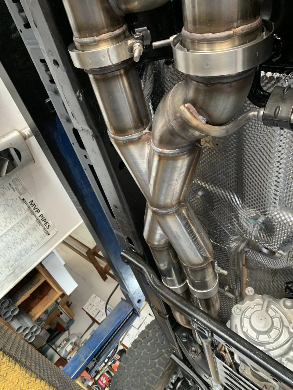 Jeep 392 Magnaflow X-pipe pic on lift.....JPG | Jeep 392 Forum